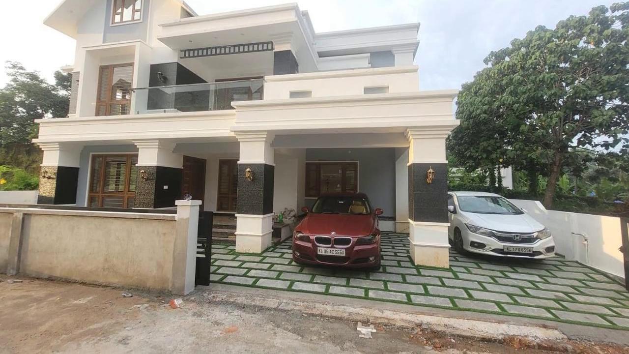 5 BHK 2600 Sqft Independent House for sale at Pallikkara, Kochi ...